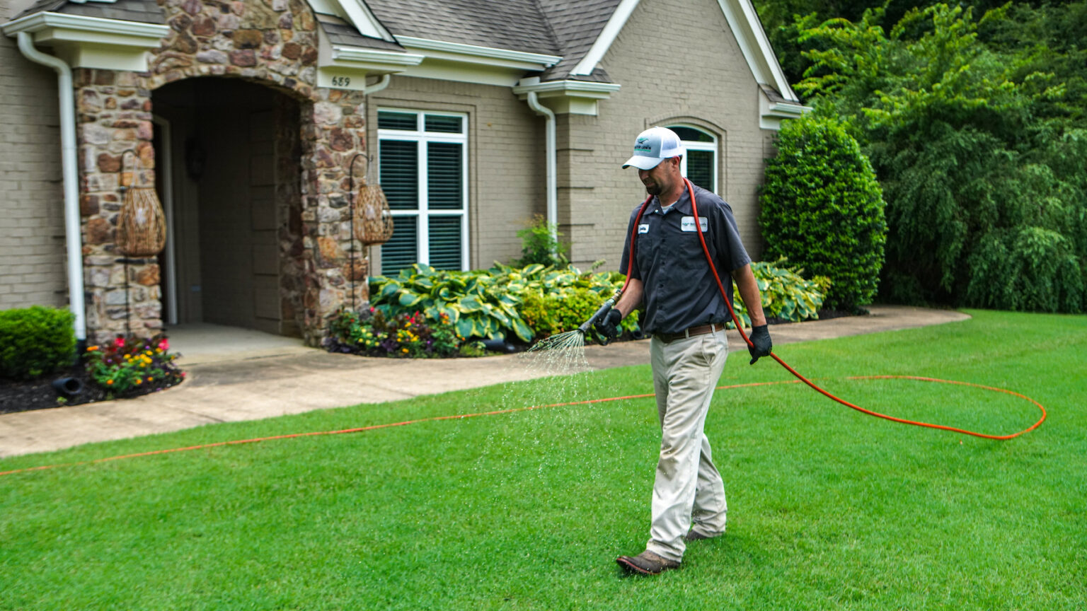 How to Fix Dead Spots in Your Lawn in Memphis TN - Master Lawn