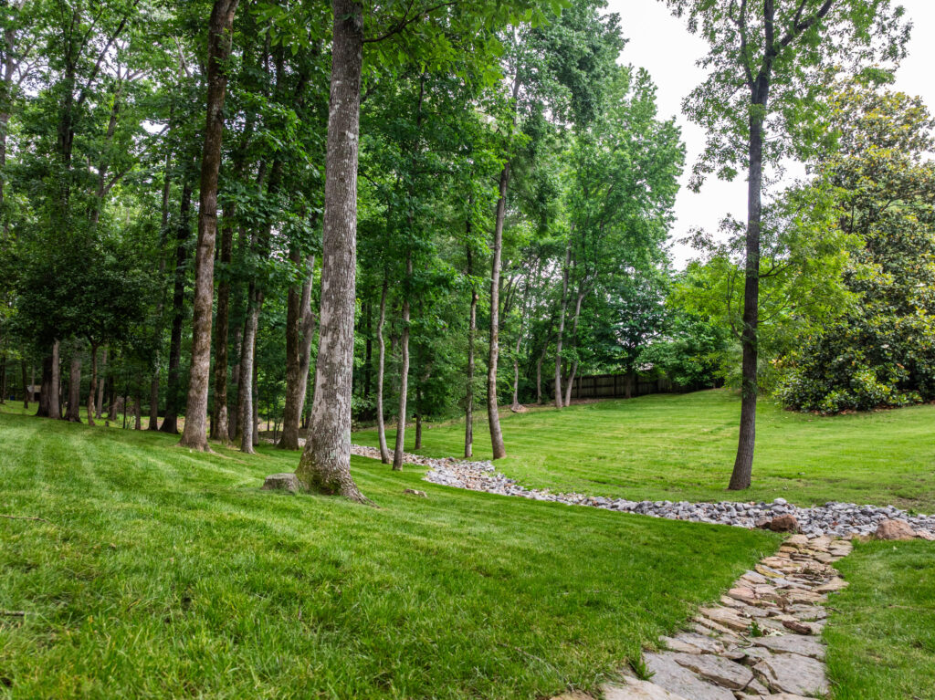 Lawn Care Services Tennessee & Mississippi | Lawn Fertilization, Weed ...